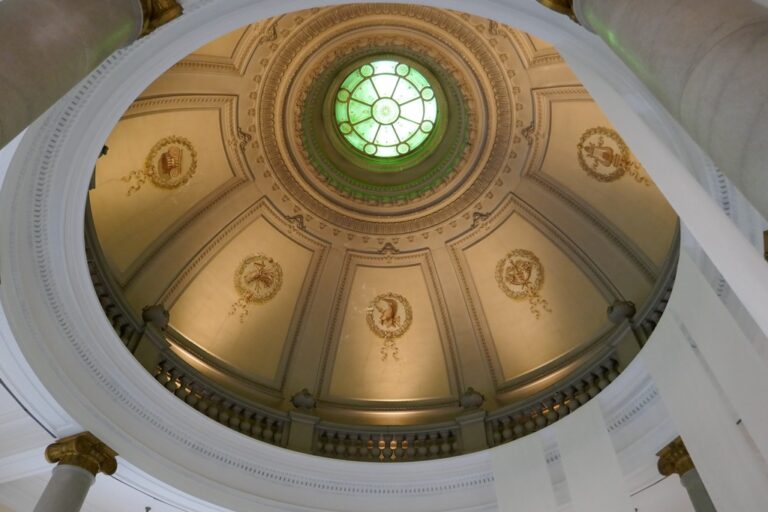 東京国立博物館の表慶館「150年後の国宝展」開催中は、建物内部の写真撮影OK！ - have fun!